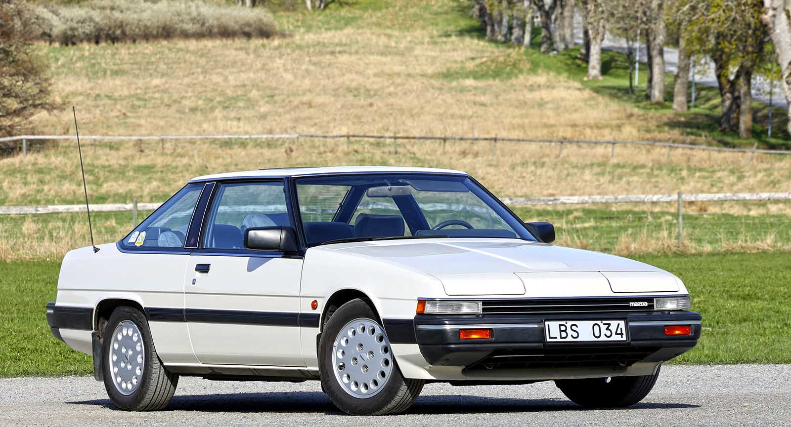 Mazda 929 2,0i Coupé 1985: Dubbelseende | Klassiker