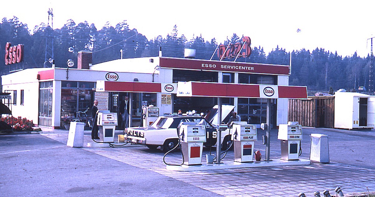 Esso: Polis-Valiant i Häggvik | Klassiker